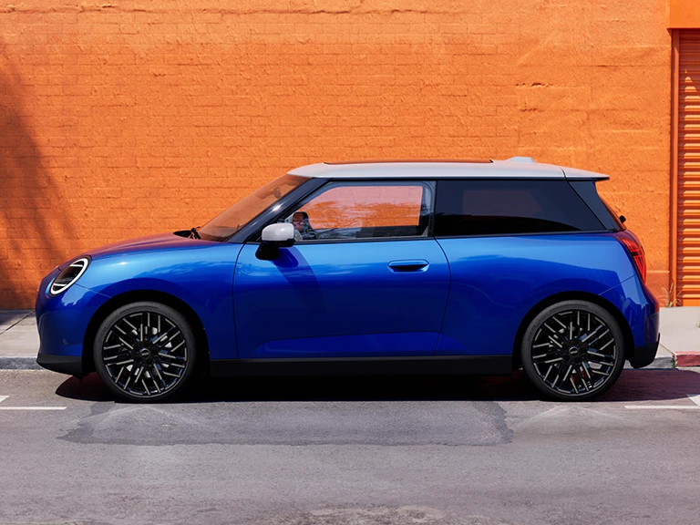 MINI Cooper‏ חשמלית - בטיחות ומערכות עזר לנהיגה | MINI.co.il